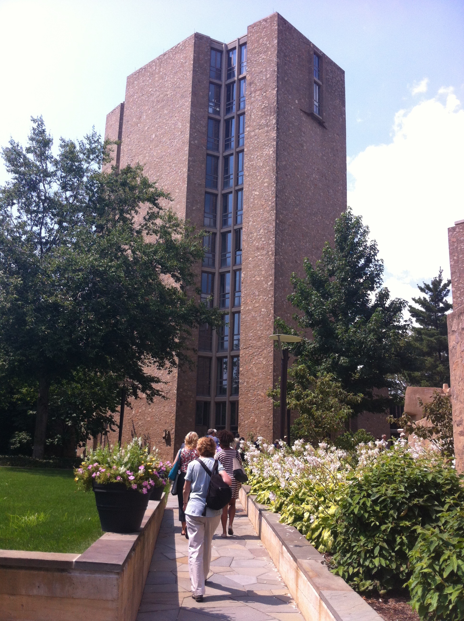 Stern and Saarinen at Yale: What Architectural “Style” Reveals – Common ...
